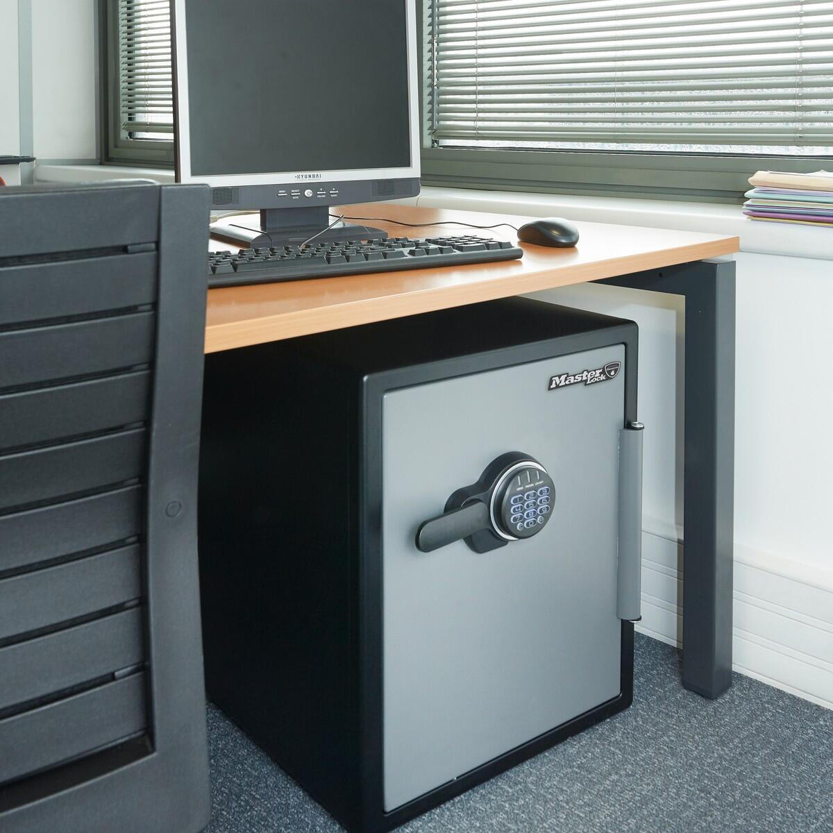 Cassaforte con codice elettronico MASTER LOCK LFW205FYC d'appoggio L 47 ...