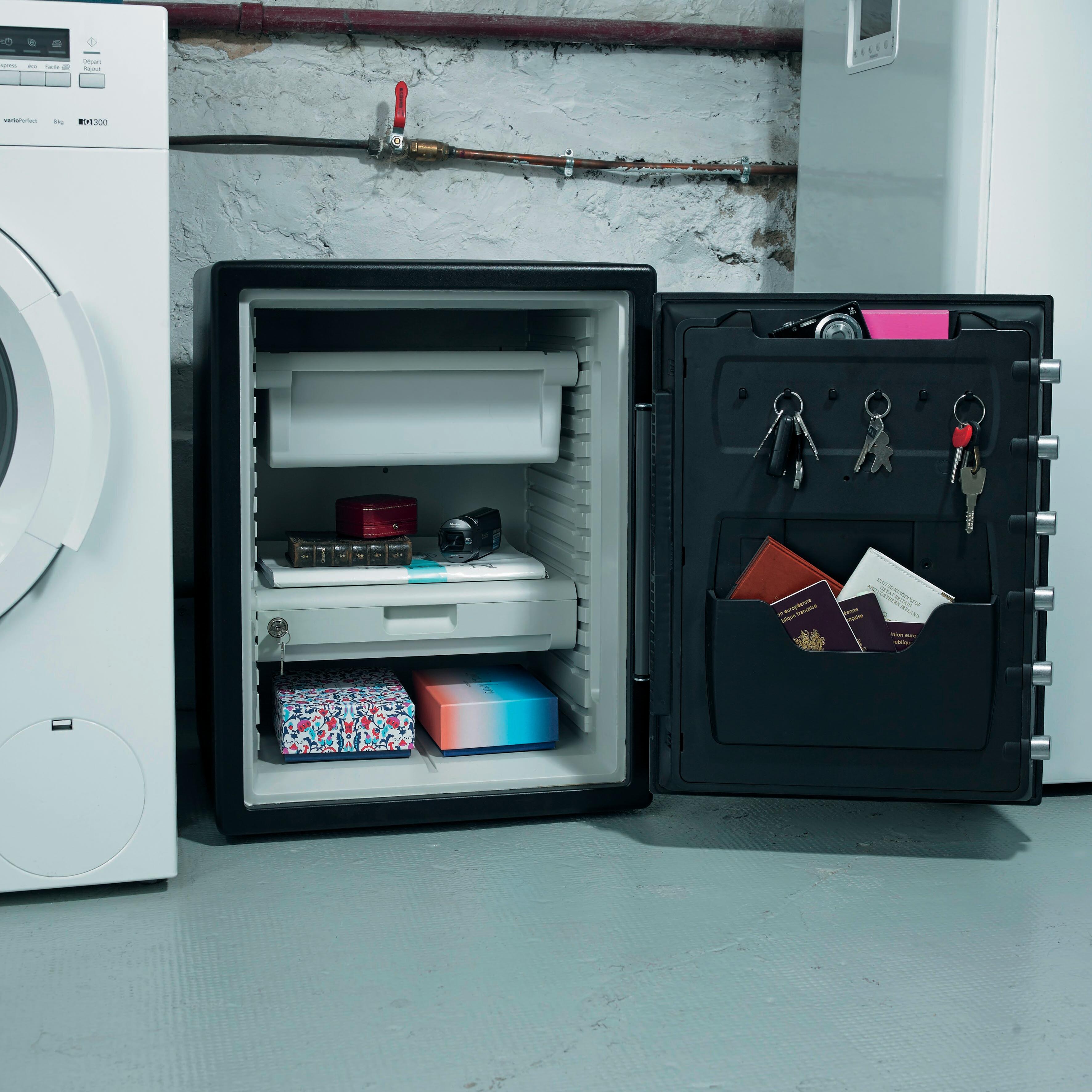 Cassaforte con codice elettronico MASTER LOCK LFW205FYC d'appoggio L 47 ...